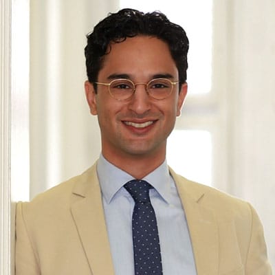 Seyed Navid Zahedi, auteur op Mr. Online