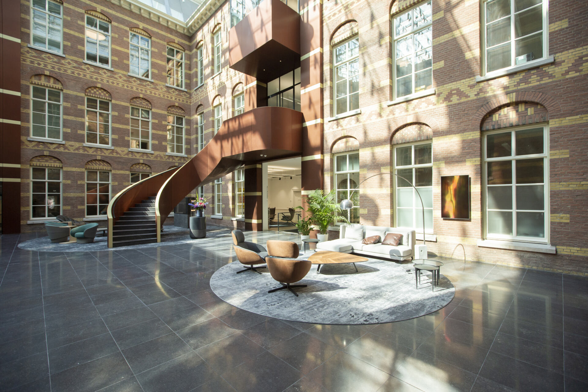 Clifford Chance - Mr. Online