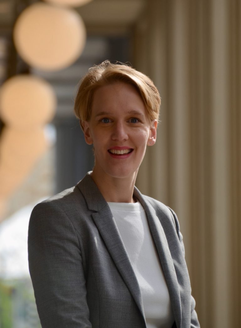 Anna Berlee over de spanning tussen openbare informatie en privacy - Mr. Online