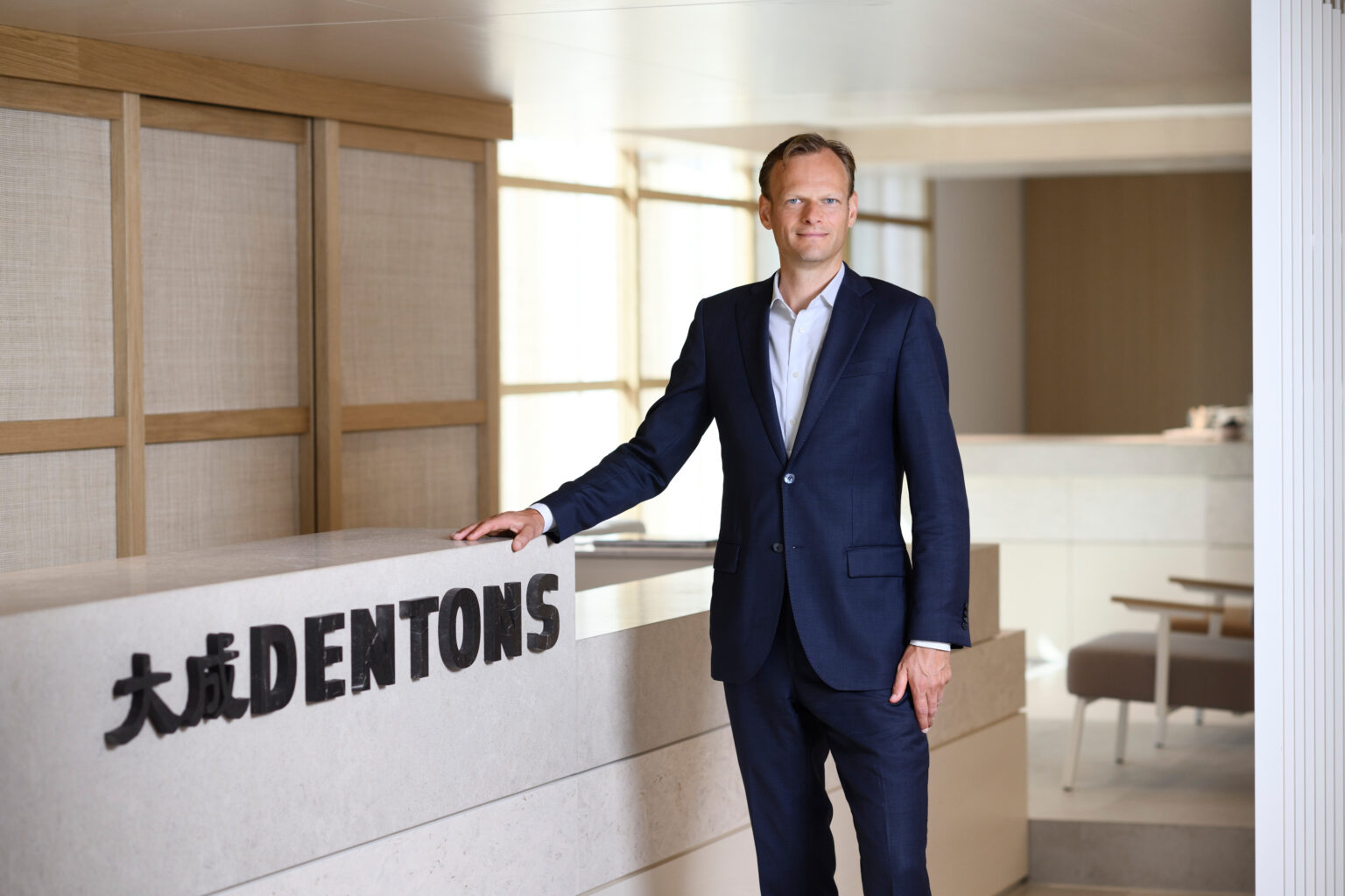 Sebastiaan Wijsman (Dentons) over padellen - Mr. Online