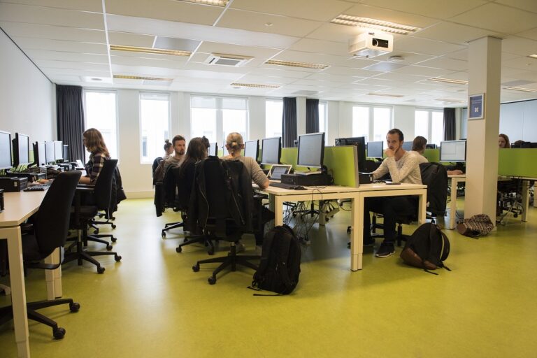 VU Masterevent - Mr. Online