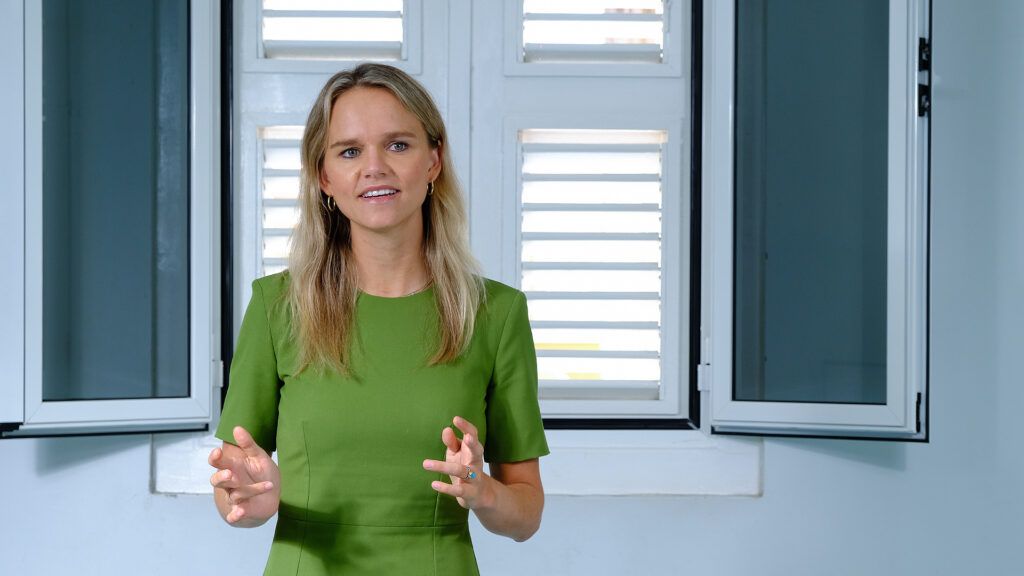 Sarah Kneefel (VANEPS) over advocatuur op Bonaire - Mr. Online