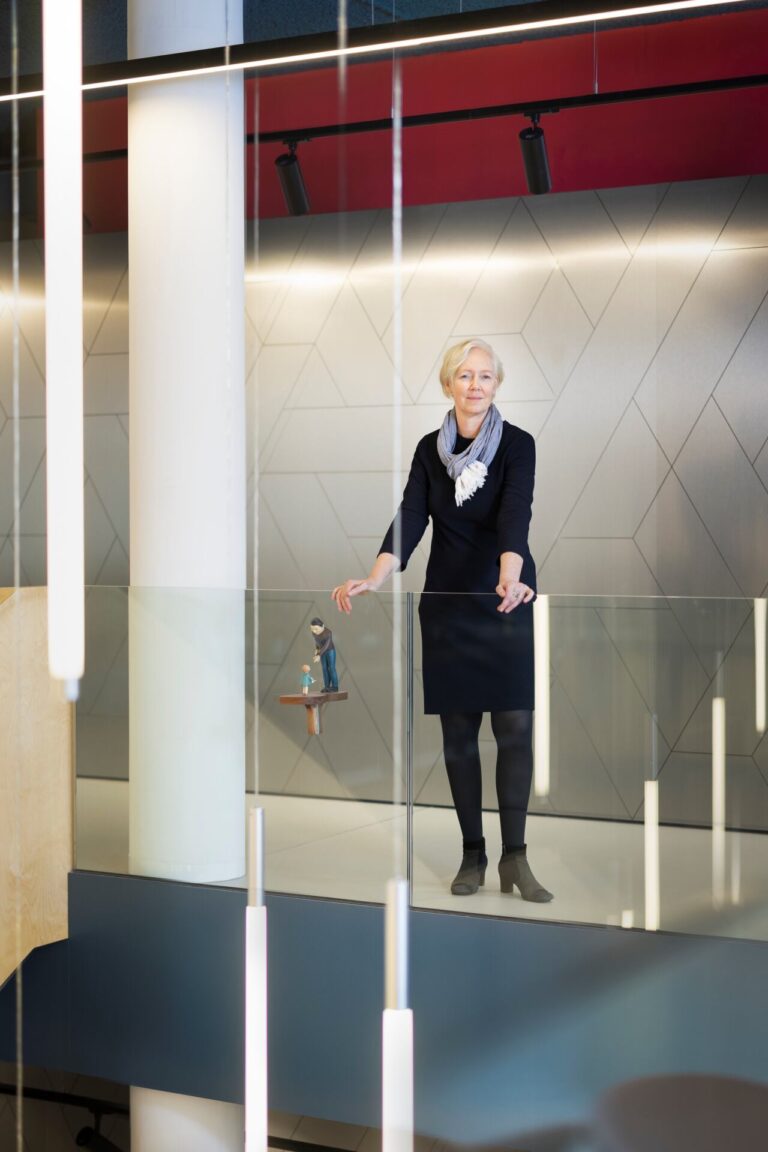 Judica Krikke (Kennedy Van der Laan) over de slappe lach - Mr. Online