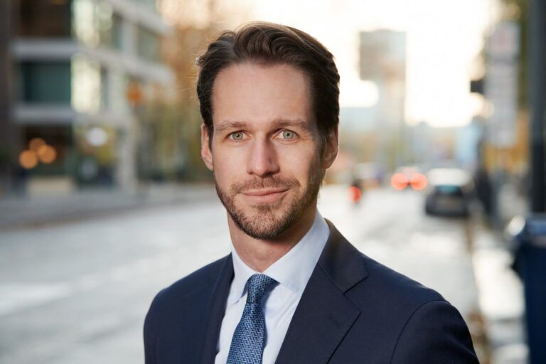 Daniël Stein (Stibbe) over de slimste in de zaal - Mr. Online